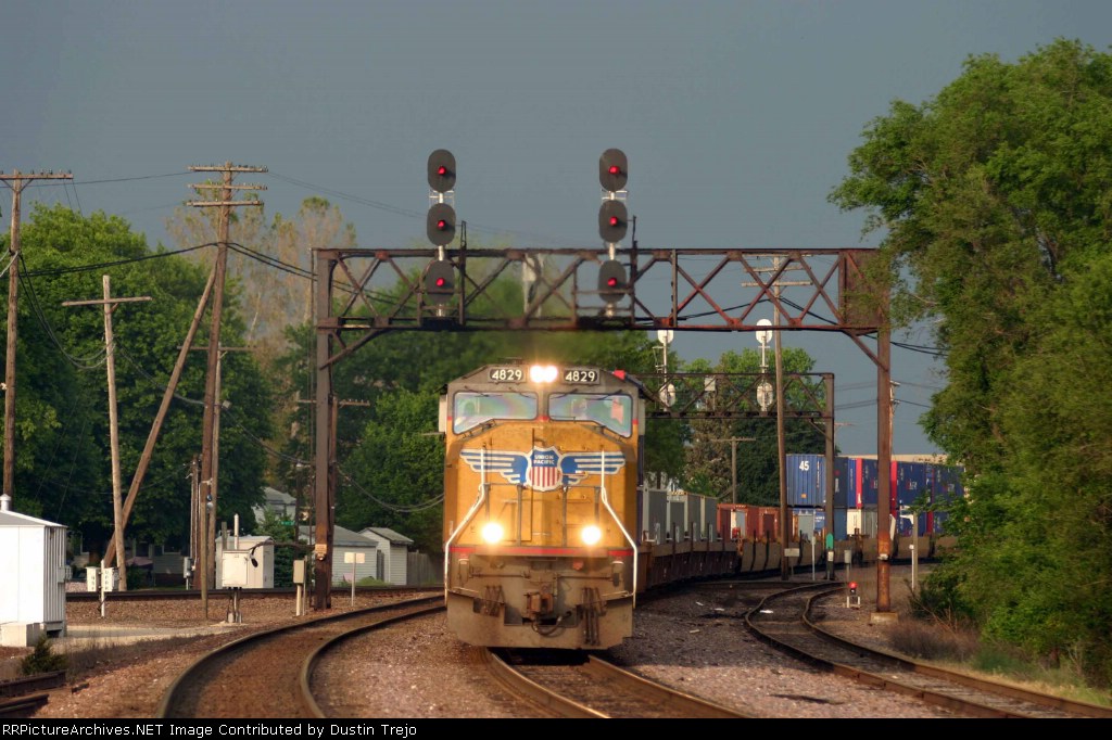 UP 4829 after a spring thunderstorm